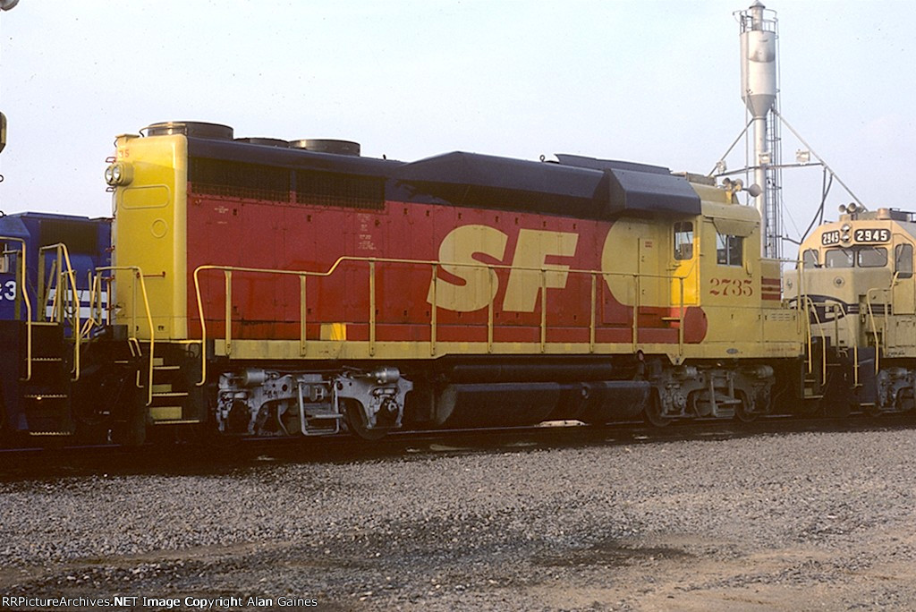 AT&SF GP30u 2735